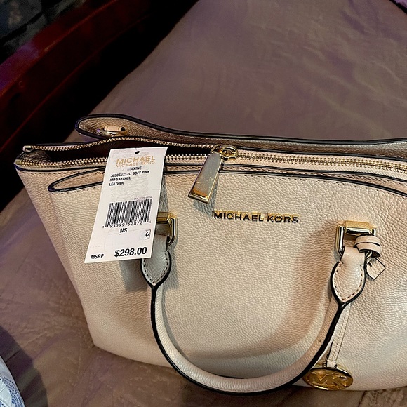 MICHAEL Michael Kors | Bags | Micheal Kors Medium Cream Color Bag New ...